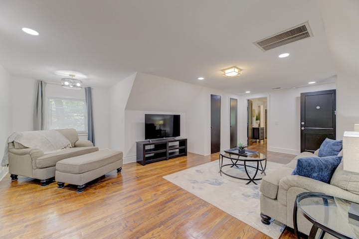 House Of Chaunce 2br Suites Apt | Near Ft Jackson - South Carolina