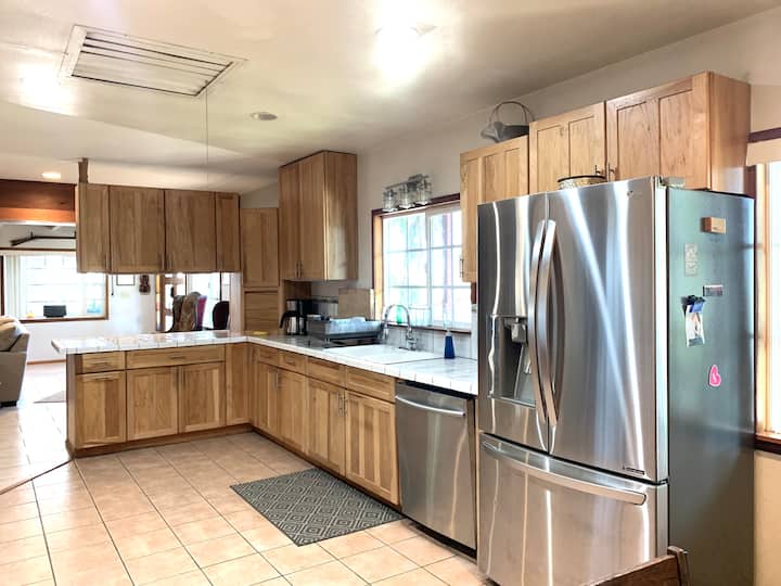 The Good Land Getaway - Moreno Valley, CA