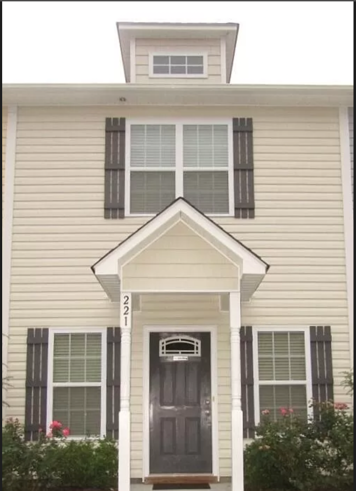 Dorraine's Destination - Swansboro, NC