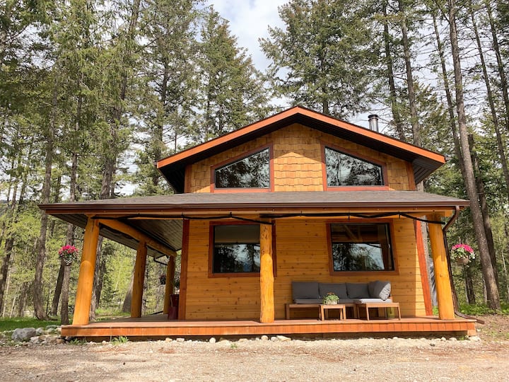 Cozy Cabin In The Woods - Golden
