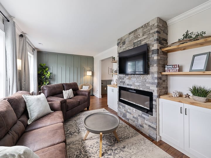 High Tide-renovated 2022, Vibe/oceanfront District - Virginia Beach, VA