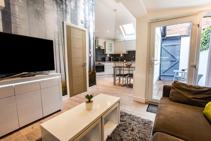 Suburbia Stylish 1 Bed Apartment Chorlton - Manchester