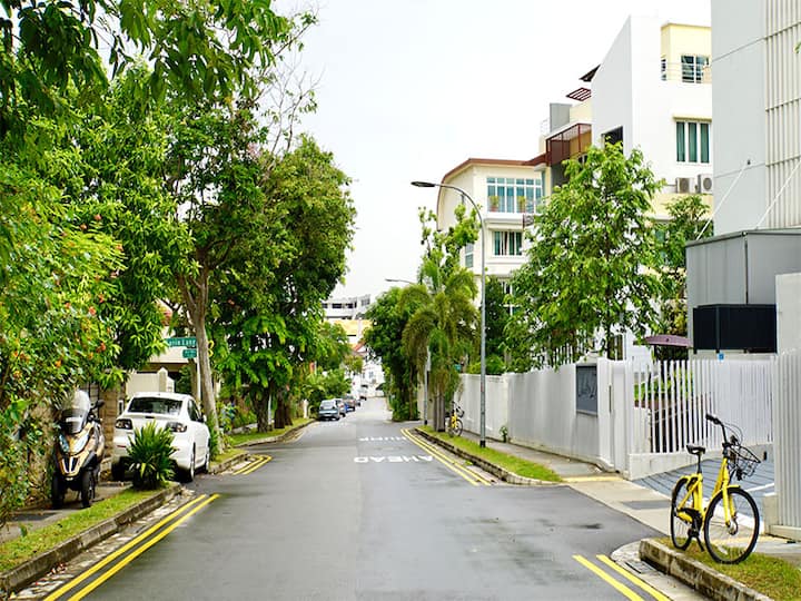 Hassle Free 2 Bedroom Apartment In Upper Serangoon - Pasir Ris