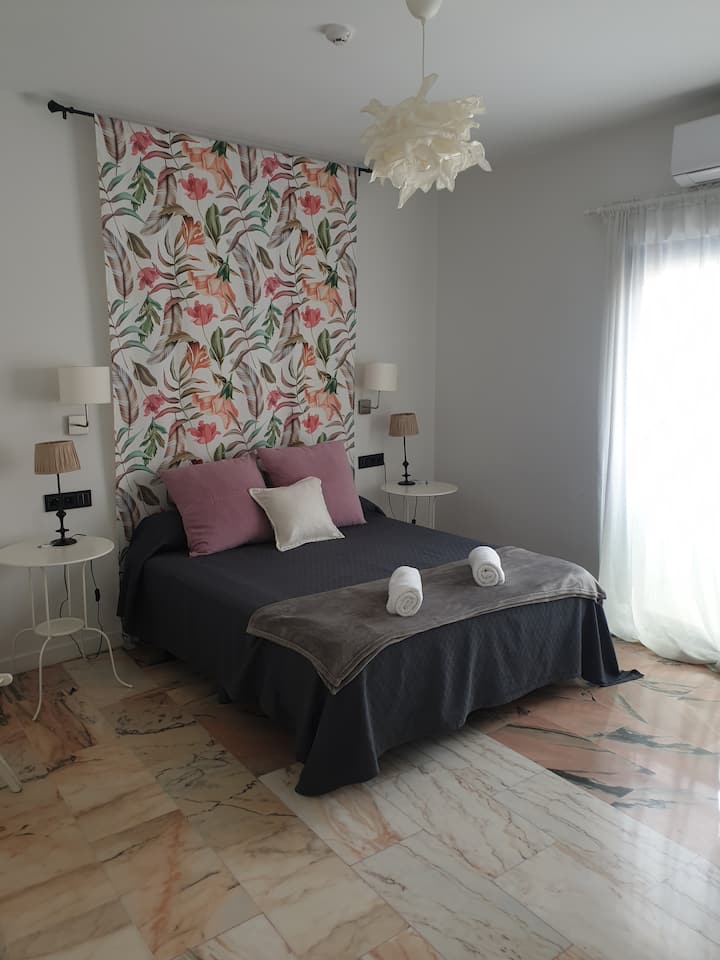Lhome Sevilla Lara - Seville