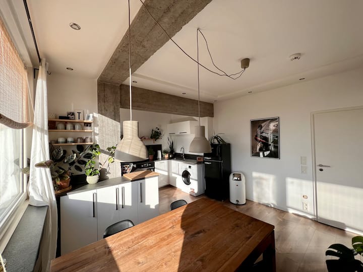 Cozy, Modern Apartment In City Center - Aéroport de Düsseldorf (DUS)