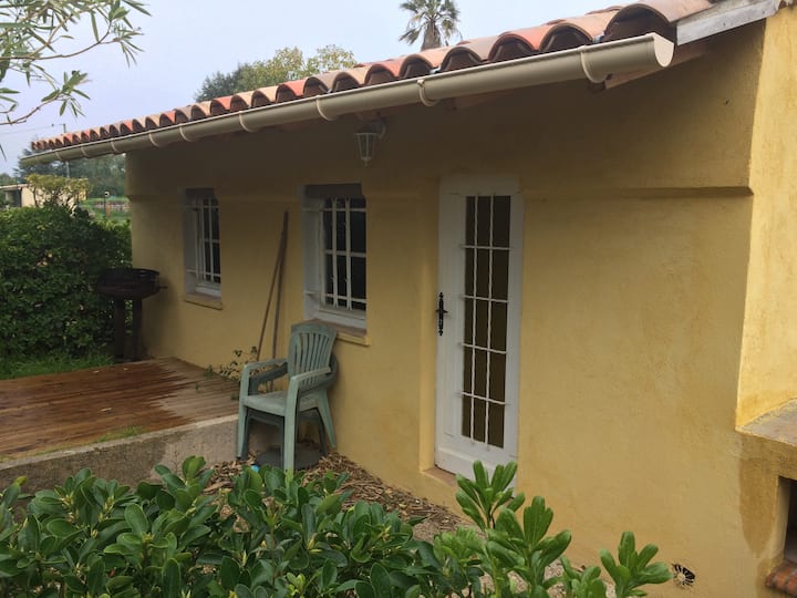 Joli Cabanon De Bord De Mer - Carqueiranne