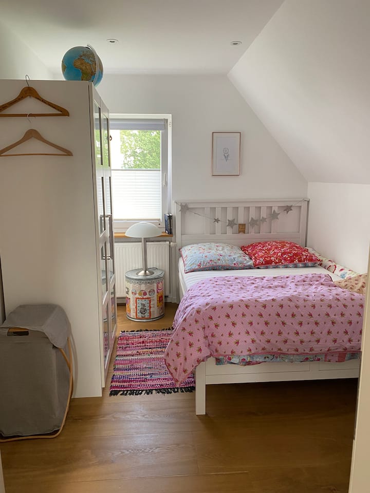 Ein Gästezimmer In Einem Haus In Zentraler Lage - Kassel