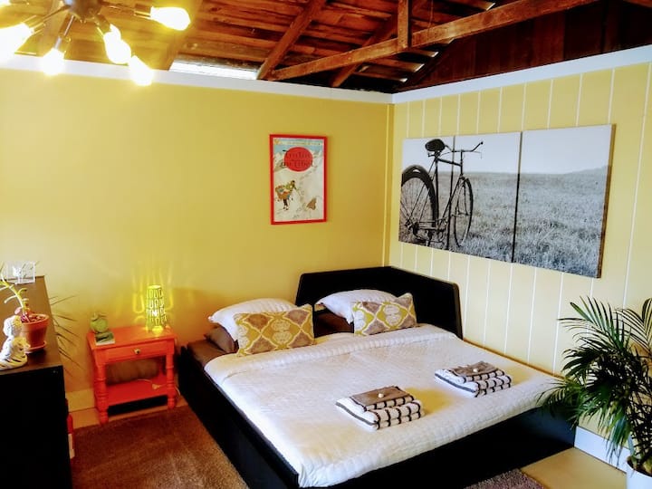 Epic 100% Walkable Location - 48h Flash Sale - Santa Barbara, CA