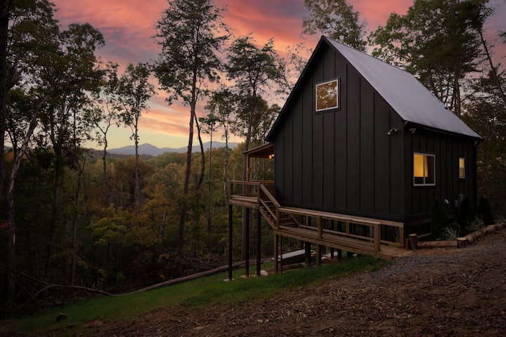 Cozy Cabin W/ Hot Tub, Mountain Views, & Fire Pit - Ellijay