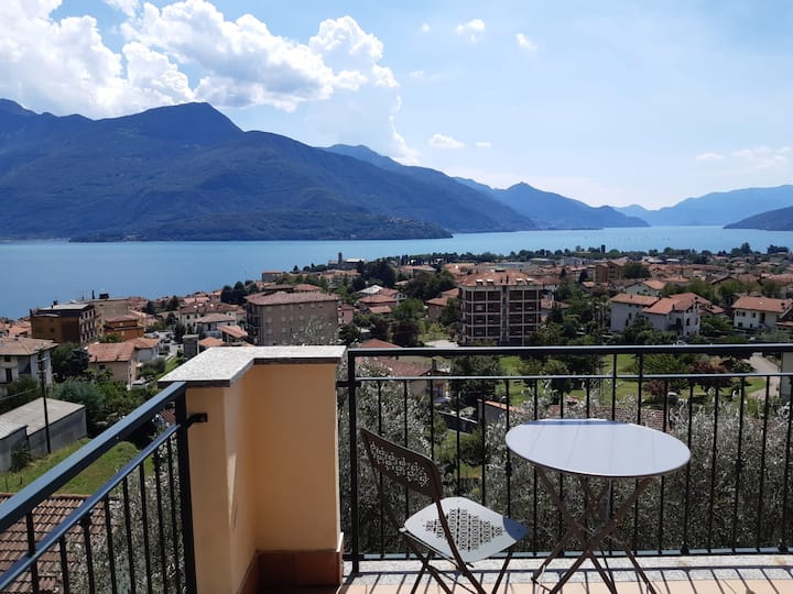 Reihenendhaus Mit Seeblick  Garage Und Terrasse - Comer See
