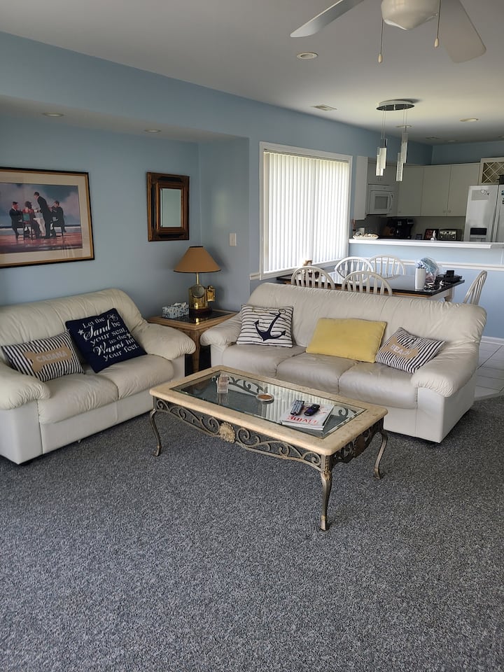 3 Bed/3 Bath Home On Sound W/dock & Beach Access - サーフ・シティ, NC