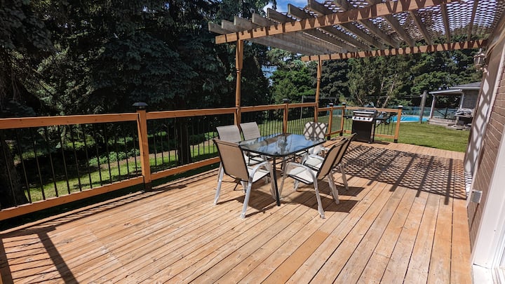 Entire House, Private/clean 5bdr 6 Beds/sleeps 12 - Innisfil