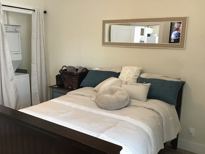 Cutest 1/1 Cottage In College Area Modesto - Modesto, CA