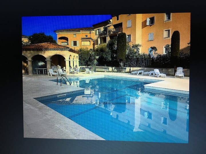 Appt,jardin, Piscine, Clim Et Parking Centre Ville - Saint-Tropez