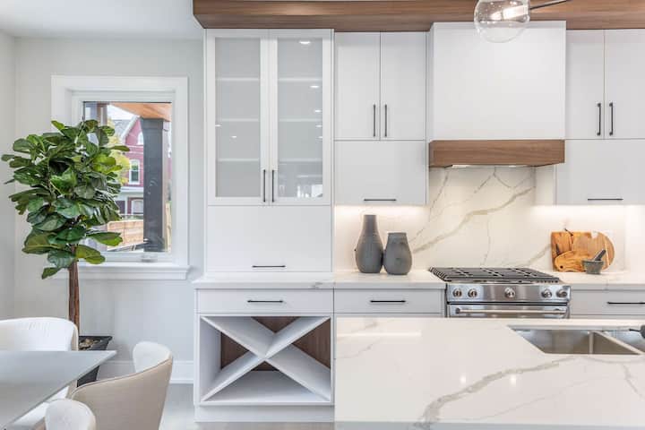Modern 3 Bedroom 3 Bathroom House Downtown+parking - Toronto