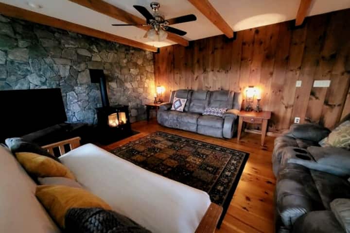 *1mmview*bar,hot Tub,3mins2pleasant Mnt, Pool Tab. - Maine