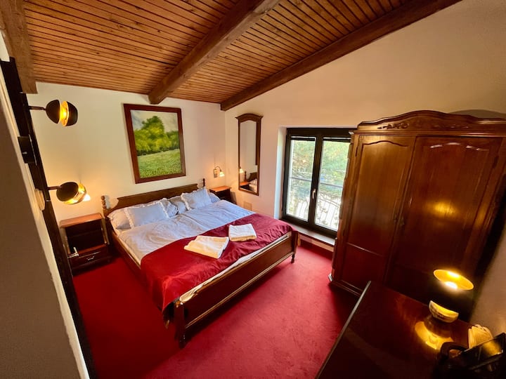 Slovak Room In Art Facility (Old Town) - Bratislava