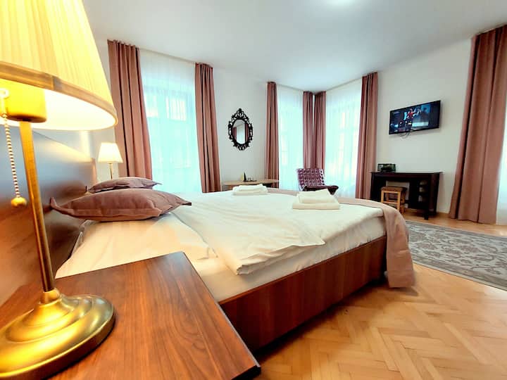 Roth's Crai One-bedroom Apartment - City Heart (1) - Brașov