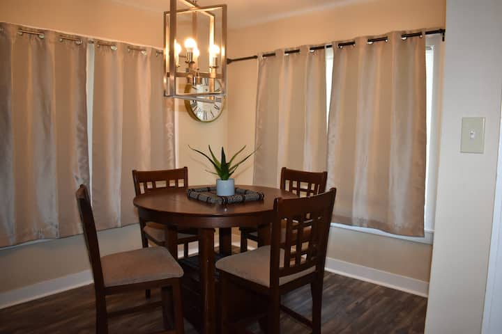 Work Crew House W/ Smart Tv In Each Room - Midland, TX