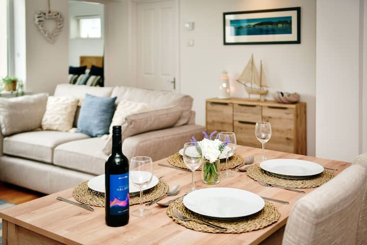 Beautiful 2 Bed Cottage - <100m From The Sea Front - The Mumbles