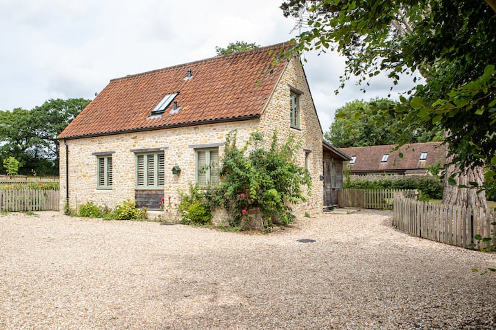 Cedar Cottage. Secluded Property In Quiet Location - Dorset