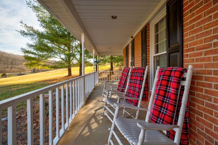 Large Country Home - Harpers Ferry, WV
