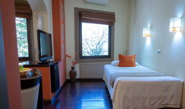 Habitación Triple Premium En Hotel Inkai - Salta
