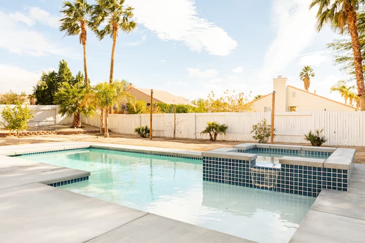 Relaxing And Fun Pool! - Morongo Valley, CA