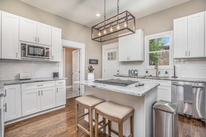 Kc Fun House Right In The Heart Of Kansas City! - Kansas City