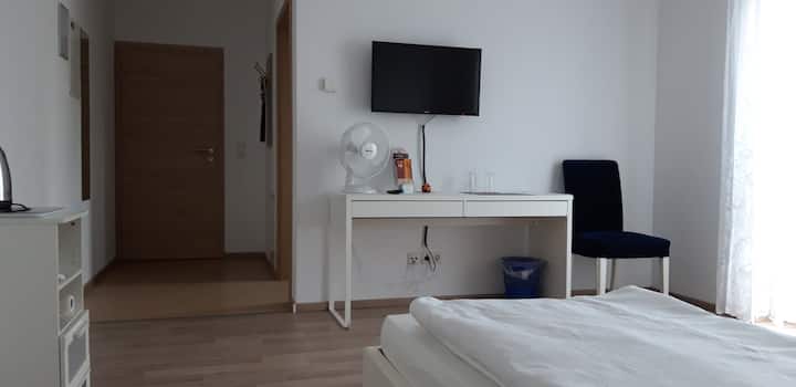 Doppelzimmer Nr.: 5 In Myhome10 Wiesbaden-mainz - マインツ