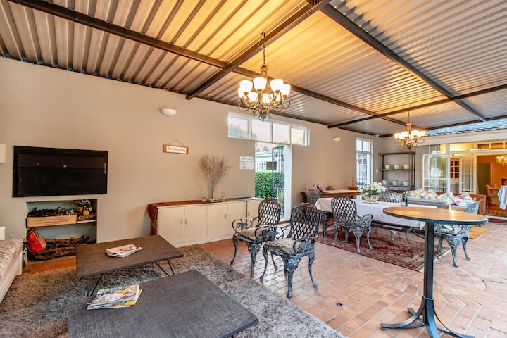 Top 10 Airbnb Vacation Rentals In Menlyn, South Africa | Trip101