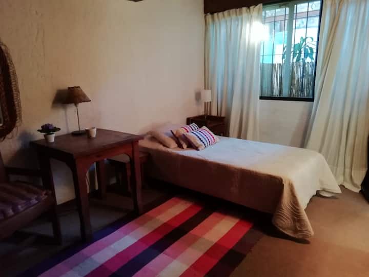 Habitación En Casa Con Hermoso Jardín, Pocitos - Montevideo