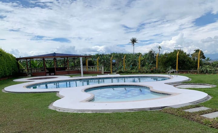 Finca Pereira, Eje Cafetero, Piscina, Eventos - Pereira