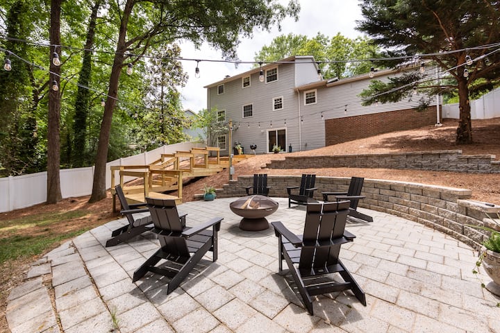 Spacious 5 Bedroom Home W/fire Pit - 夏洛特