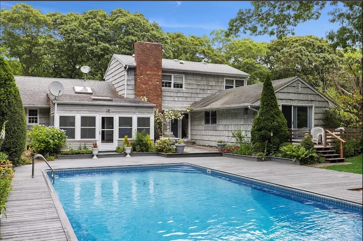 Sunny 6-bedroom Hamptons House With Heated Pool - Long Island, NY
