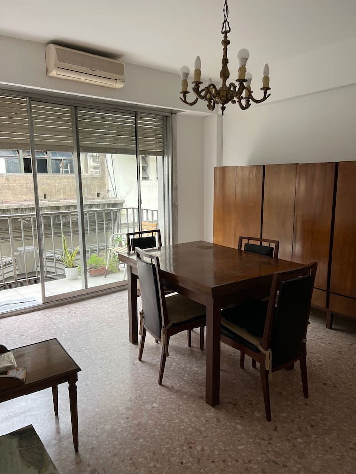 Amplio Y Cómodo Departam Zona Céntrica De Bs As. - Buenos Aires