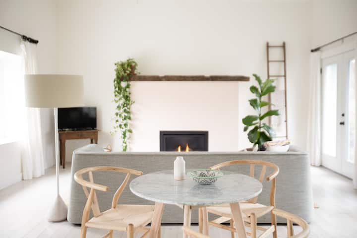 The Ferg | Loft | 1 Bedroom In Picton - Prince Edward