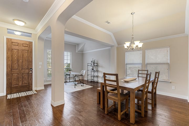Tch - Spacious 4bd/2ba In Roanoke W/ Office&garage - Roanoke, TX