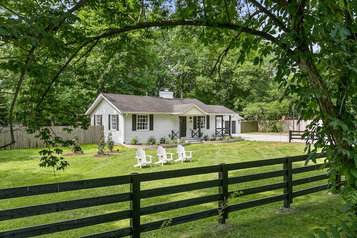 Charming Renovated Franklin Cottage - Franklin, TN