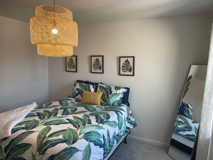 Cheerful 1-bedroom (Private Bathroom) With A Pool. - Monroe, NC