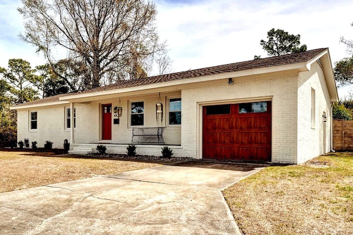Charming Mid-century Modern Get Away For Up To 7 - Wrightsville Beach, NC