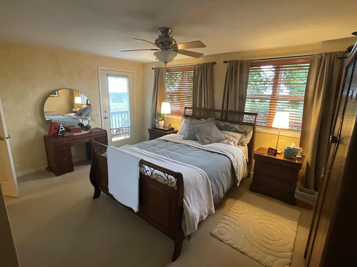 Peaceful Country Retreat Near Silver Falls Park - Silverton, OR