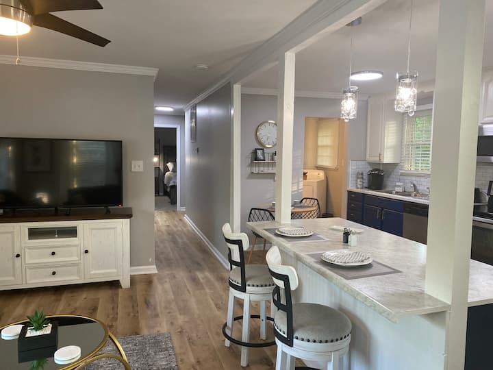 Cheerful 3 Bedroom House - Jacksonville, NC