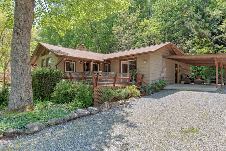 Cozy 2 Bedroom,  2 Bathroom Cabin With Lake Access - Lake Lure, NC