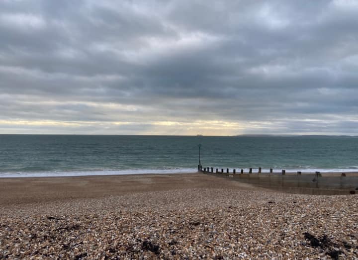 Lovely 2 Bedroom Flat, Sea View, Free Parking - West Wittering