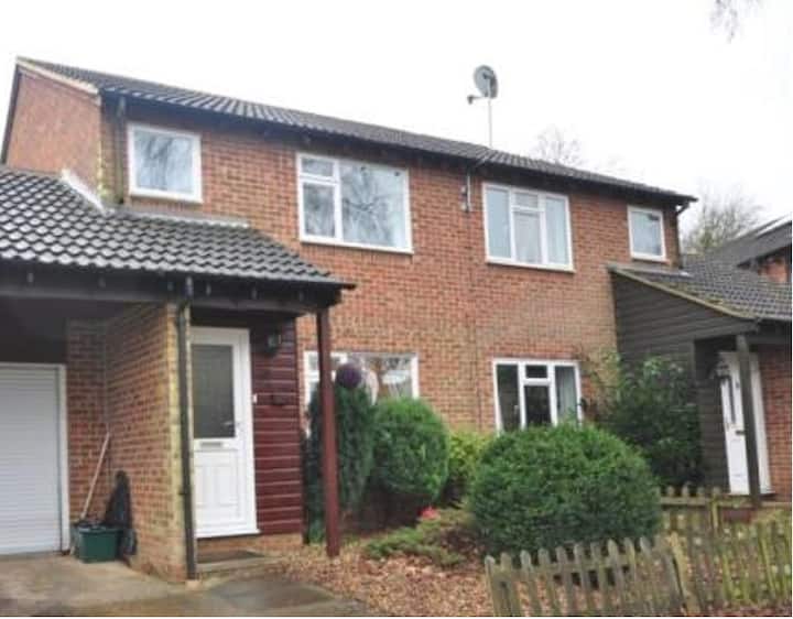 2 Bedroom House Setting In Woodlands - Maidstone