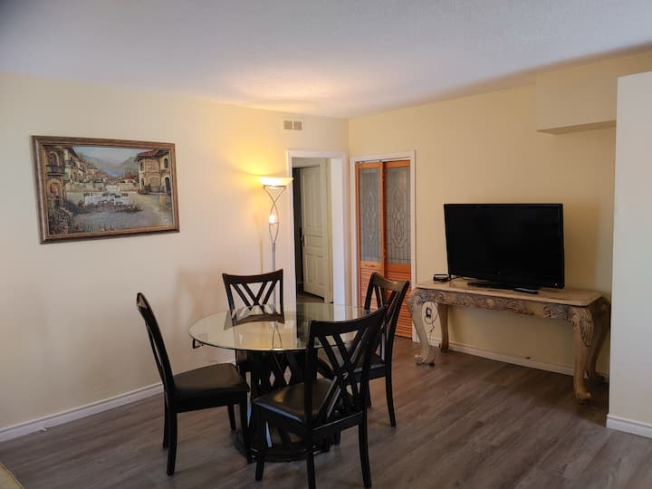 Historic 1910 - 2nd Floor 2 Bedroom Apartment - Niagara Falls