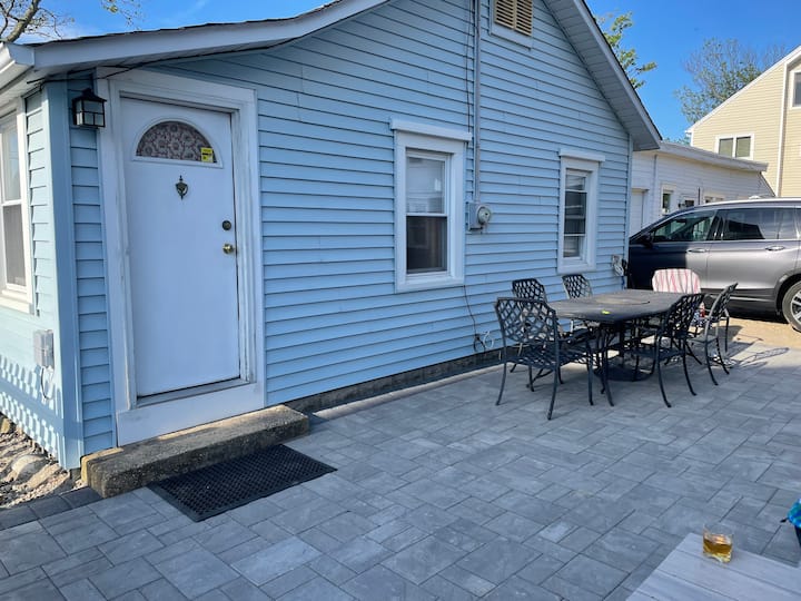 Bright Cheerful Two Bedroom Cottage And Patio. - Seaside Park, NJ
