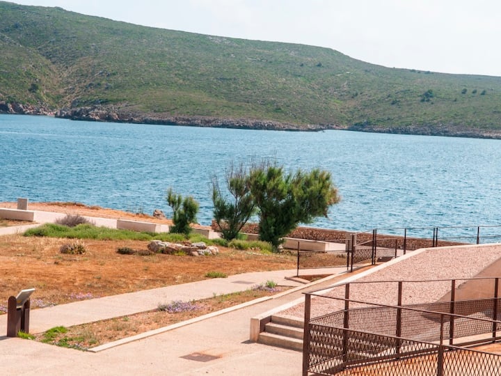 Apartamento En Planta Baja En Primera Linea De Mar - Es Mercadal