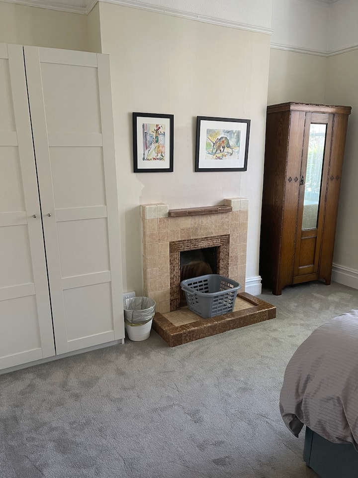 A Cozy Twin Room By Thames River In West London - London